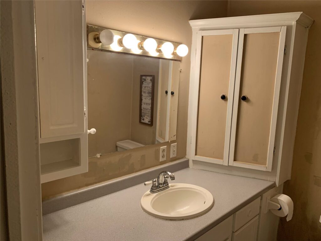 Rustic Elegance: Small Lake House Bathroom Remodel : Marshall Cook REG ...